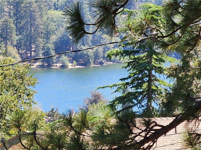 190 Zermat Dr, Crestline, CA 92325
