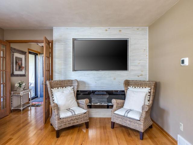 1914 AMY JO Drive