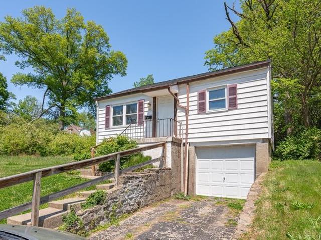 1914 Ashrook Dr, Cincinnati, OH 45238