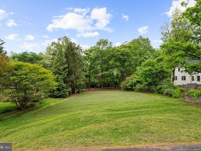 1914 Birch Rd, McLean, VA 22101