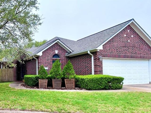 1914 Emerald Ct, Houston, TX 77094