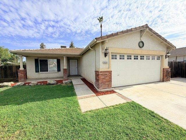 1914 Pioneer Ave, Porterville, CA 93257