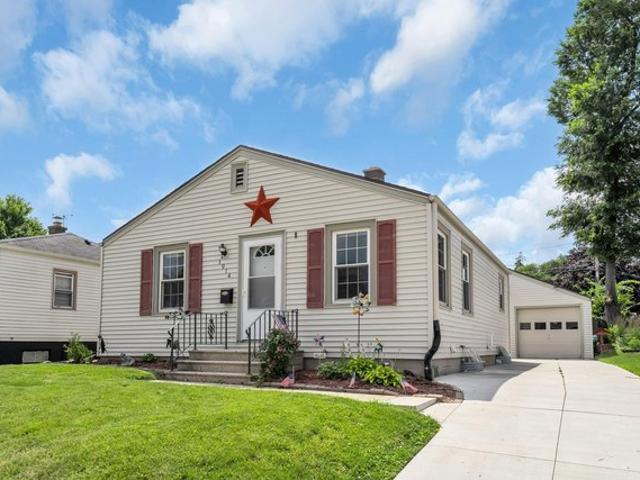 1914 Russet St, Racine, WI 53405