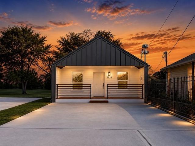 1914 Roosevelt St, Houston, TX 77012