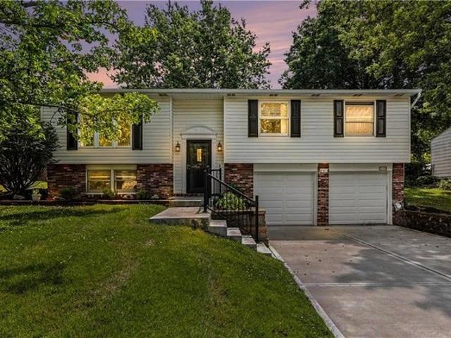 1914 Strawbridge Dr, South Park, PA 15129