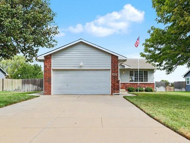 1914 Summerwood St, Goddard, KS 67052