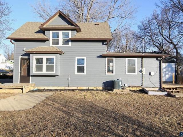 1914 S Duluth Ave, Sioux Falls, SD 57105