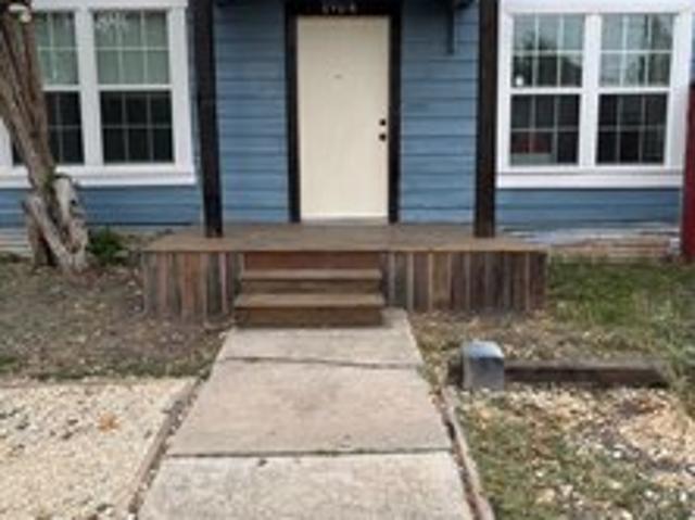 1914 S Pine St, San Antonio, TX 78210