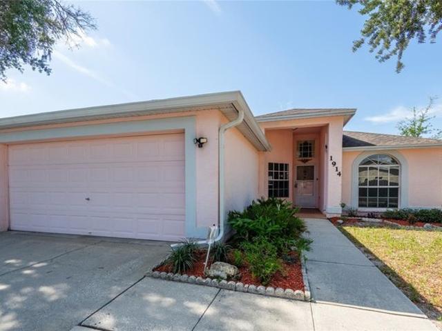 1914 Woodcut Dr, Lutz, FL 33559