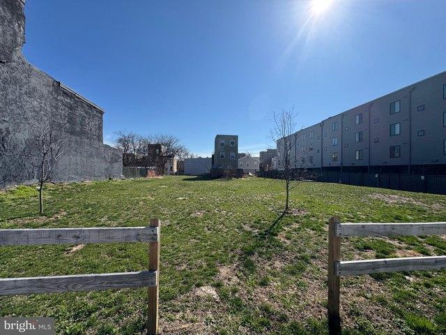 1915 N 20th St, Philadelphia, PA 19121