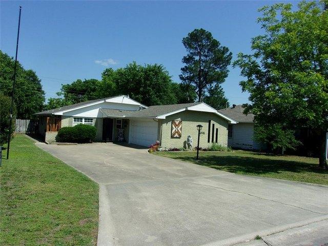 1915 N Philadelphia Ave, Shawnee, OK 74804