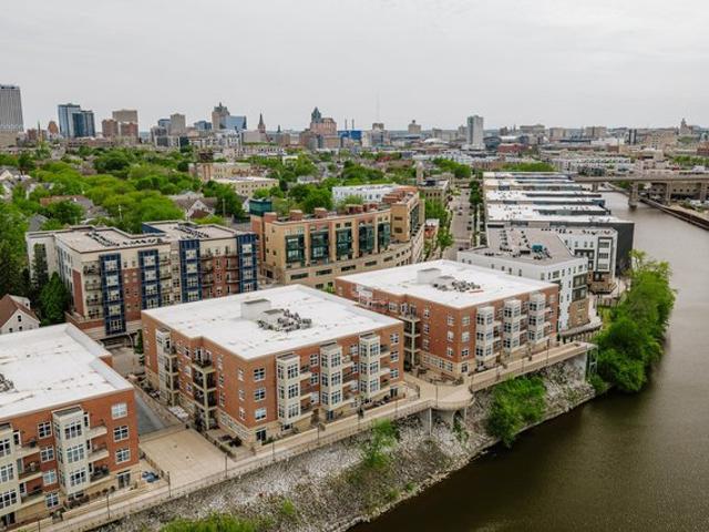 1915 N Water St Apt 103, Milwaukee, WI 53202