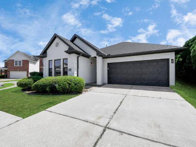 1915 Oak Hollow Court