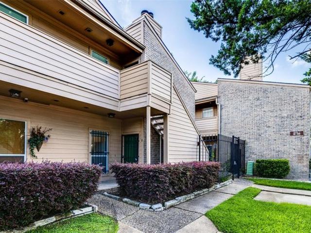 1915 Augusta Dr Apt 8, Houston, TX 77057