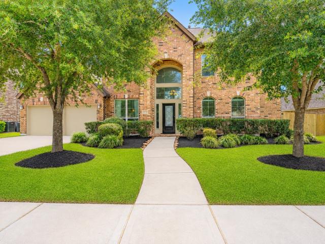 1915 Cayman Bend Lane