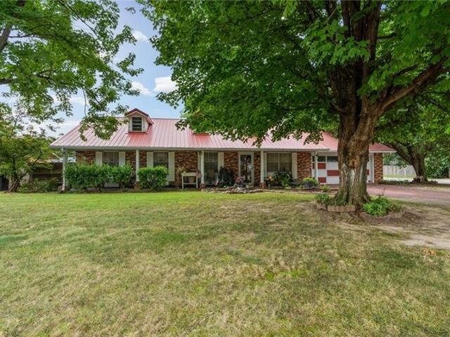 1915 Dee Ave, Springdale, AR 72762