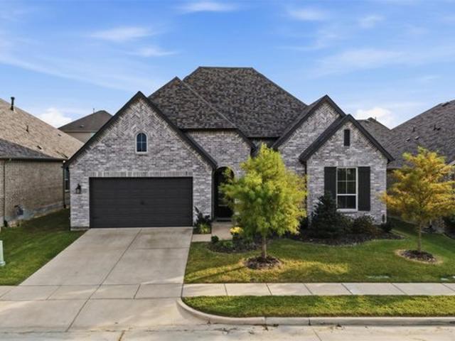 1915 Hillside Ct, Van Alstyne, TX 75495