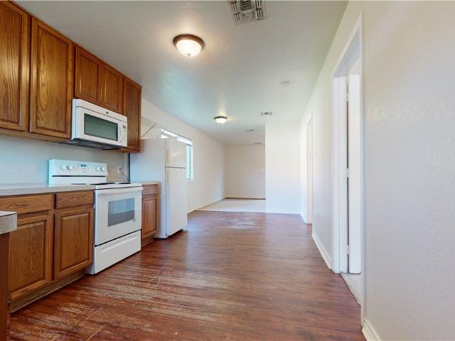 1915 Pine Tree Drive A