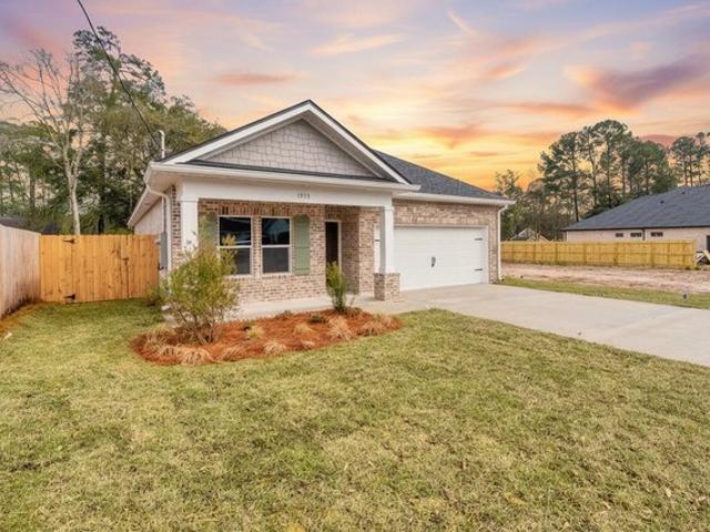 1915 Redwood Ave, Niceville, FL 32578