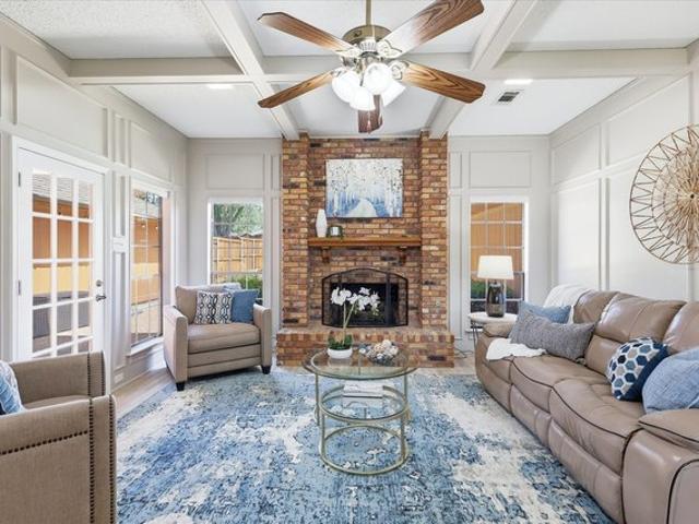 1915 Robin Meadow Cir, Carrollton, TX 75007