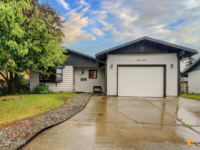 1915 Rosemary St, Anchorage, AK 99508