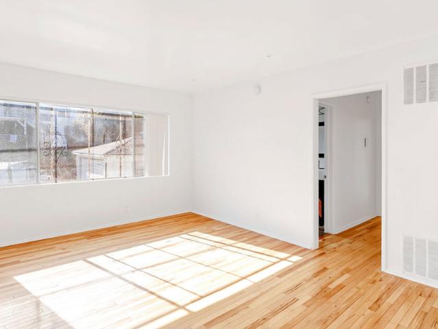 1915 S Shenandoah Street 10