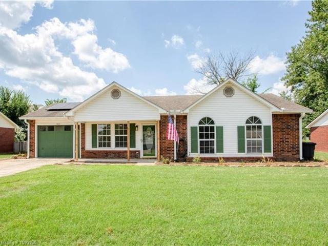 1915 Whippoorwill Dr, Greenwood, AR 72936