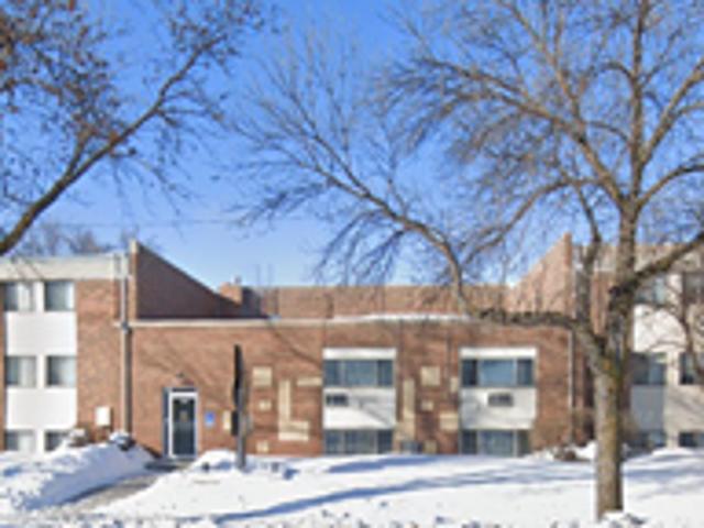1915 16th Avenue South 2 Bedrooms, 1 Bathroom