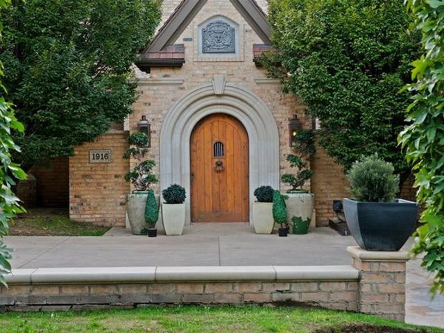 1916 Mulholland Dr, Edmond, OK 73012