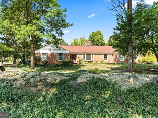 1916 Applewood Cir, Hagerstown, MD 21740
