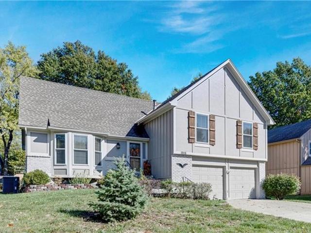 1916 E 144th Ter, Olathe, KS 66062