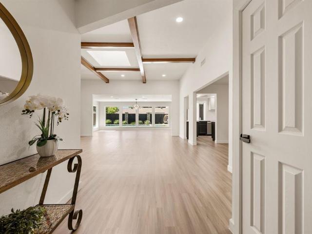 1916 Lake Hill Lane