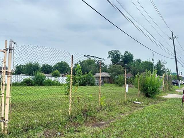 1916 Peachwood Dr, Pasadena, TX 77502