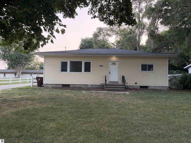 1916 Stockman Rd, Mount Pleasant, MI 48858