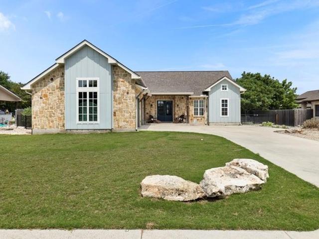 1916 Summit Top Dr, Kerrville, TX 78028