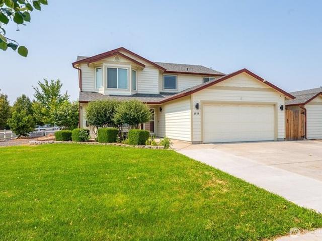 1916 S Allen Ave, Moses Lake, WA 98837
