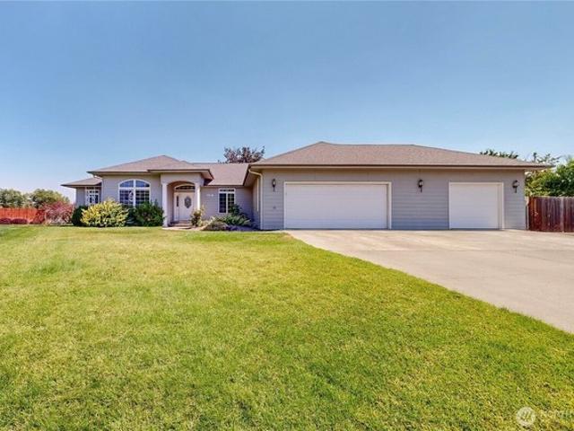 1916 SE Clover Ct, College Place, WA 99324
