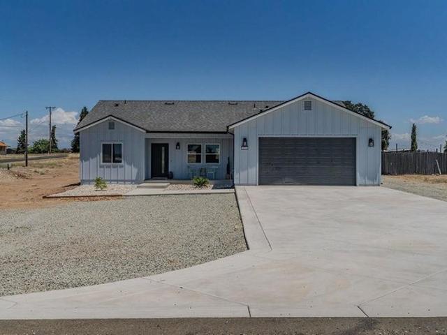 1916 Village Dr, Ione, CA 95640