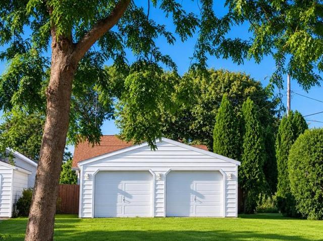 1916 44th Pl, Kenosha, WI 53140