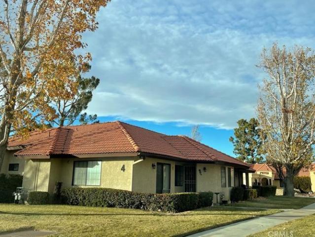 19179 Elm Dr, Apple Valley, CA 92308