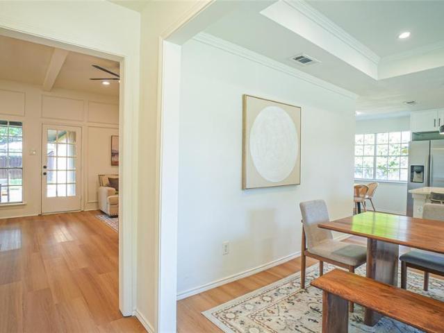 1917 Middle Glen Drive