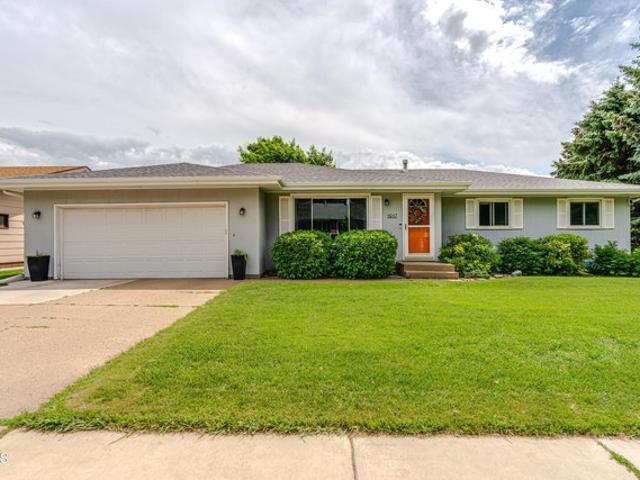 1917 N 20th St, Bismarck, ND 58501