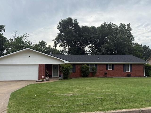 1917 N Minnesota Ave, Shawnee, OK 74804