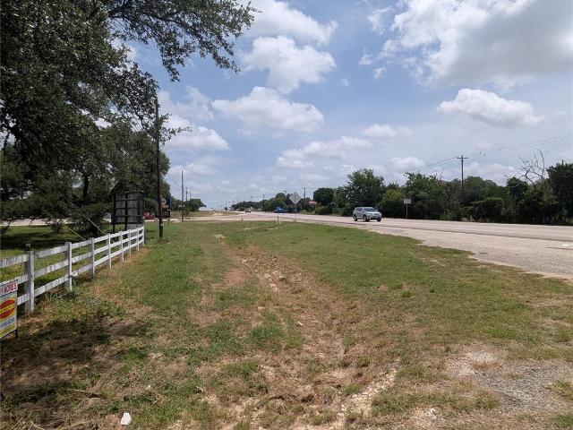 1917 N US Hwy 281