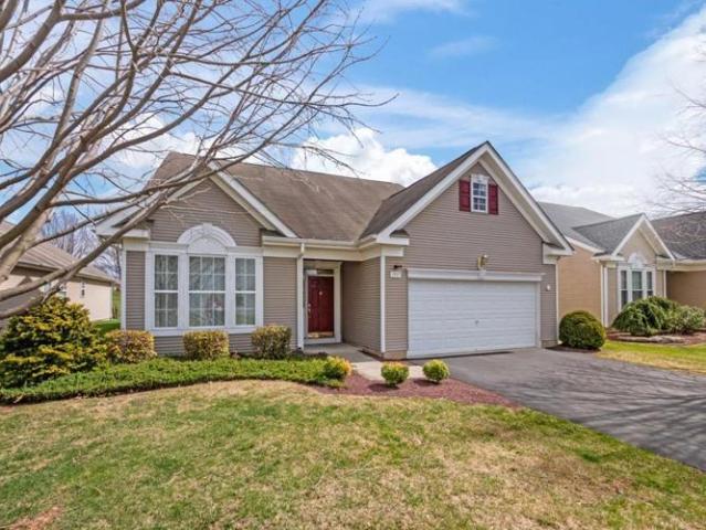 1917 Alexander Dr, Lower Macungie Twp, PA 18062 in Macungie, Pennsylvania