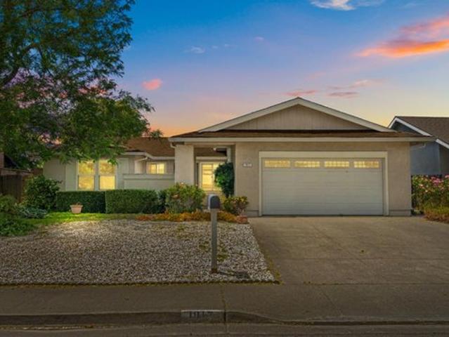 1917 Clydesdale Way, Petaluma, CA 94954