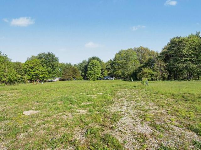 1917 Country Manor St, North Vernon, IN 47265
