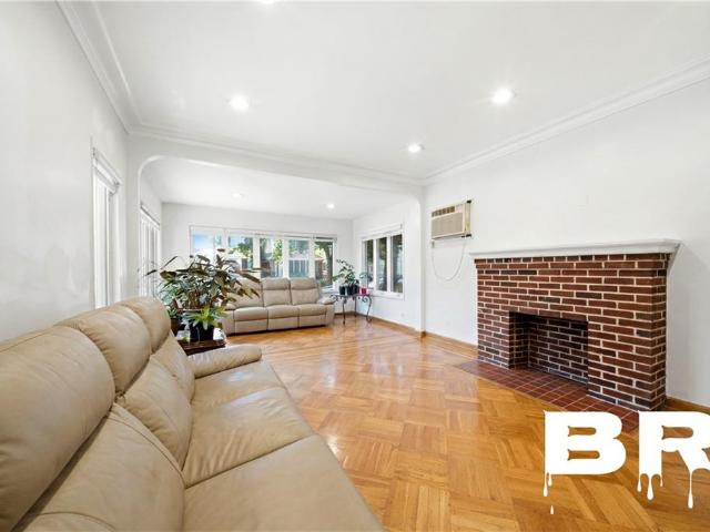 1917 East 26th Street