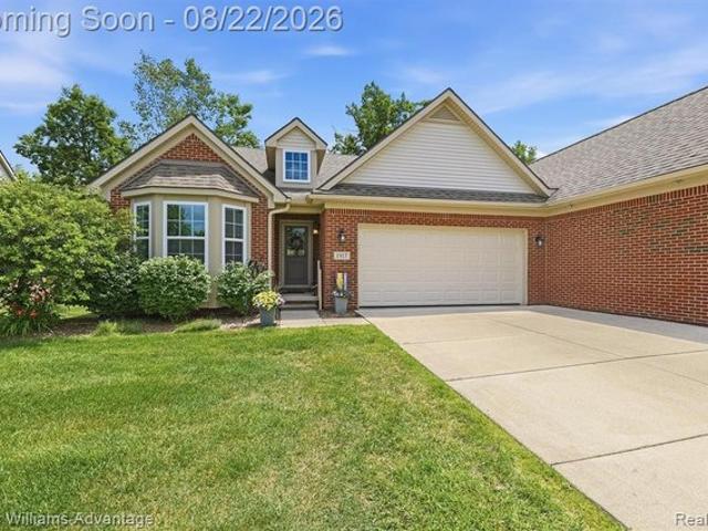 1917 Egret Pointe, Genoa Township, MI 48843