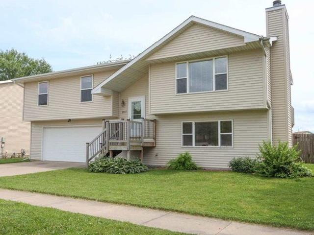 1917 Lakeside Dr, Iowa City, IA 52240